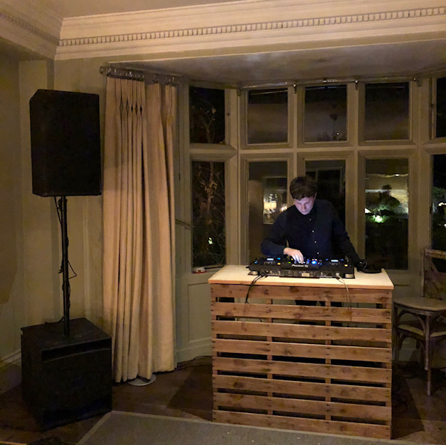 DJ BOOTH HIRE - Enthusiasm Events